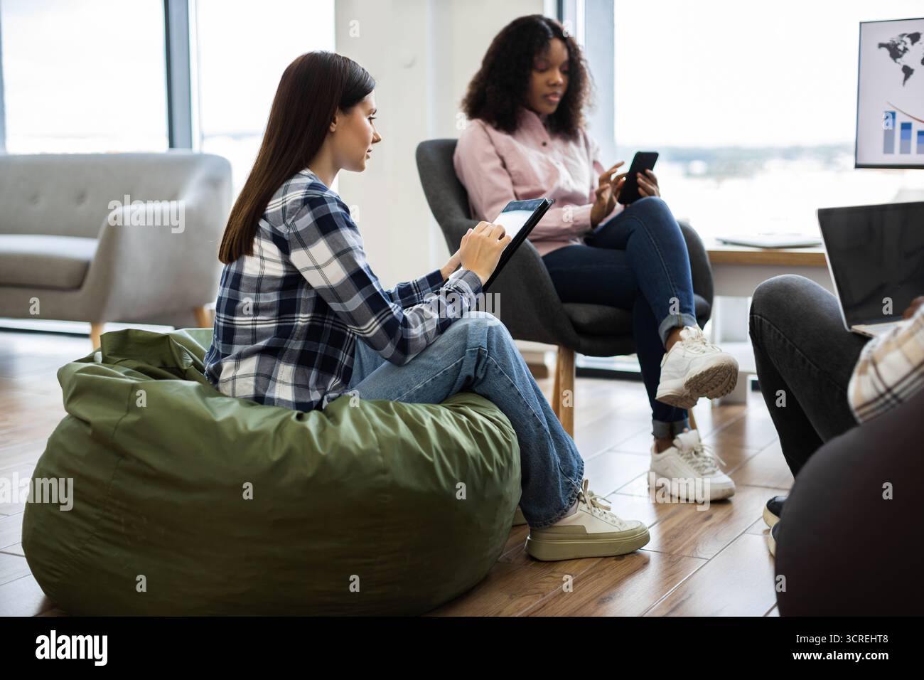 Diverse team members learning hi-res stock photography and images - Alamy