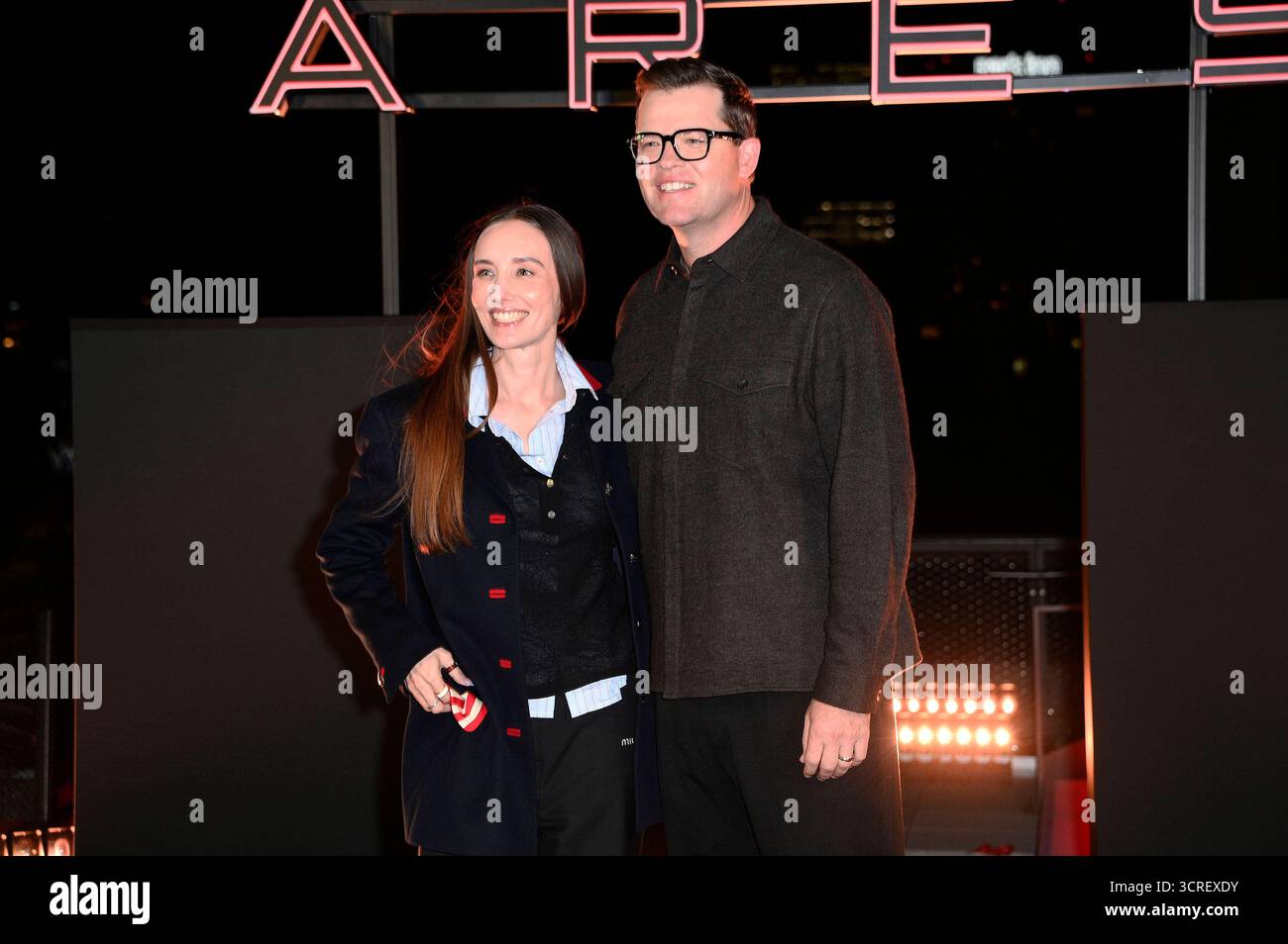 Emma Ludbrook und Justin Springer beim Photocall zum Kinofilm Tron ...