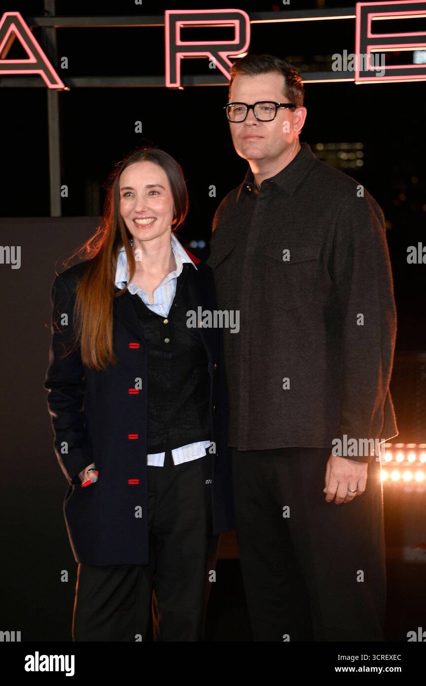 Emma Ludbrook und Justin Springer beim Photocall zum Kinofilm Tron ...