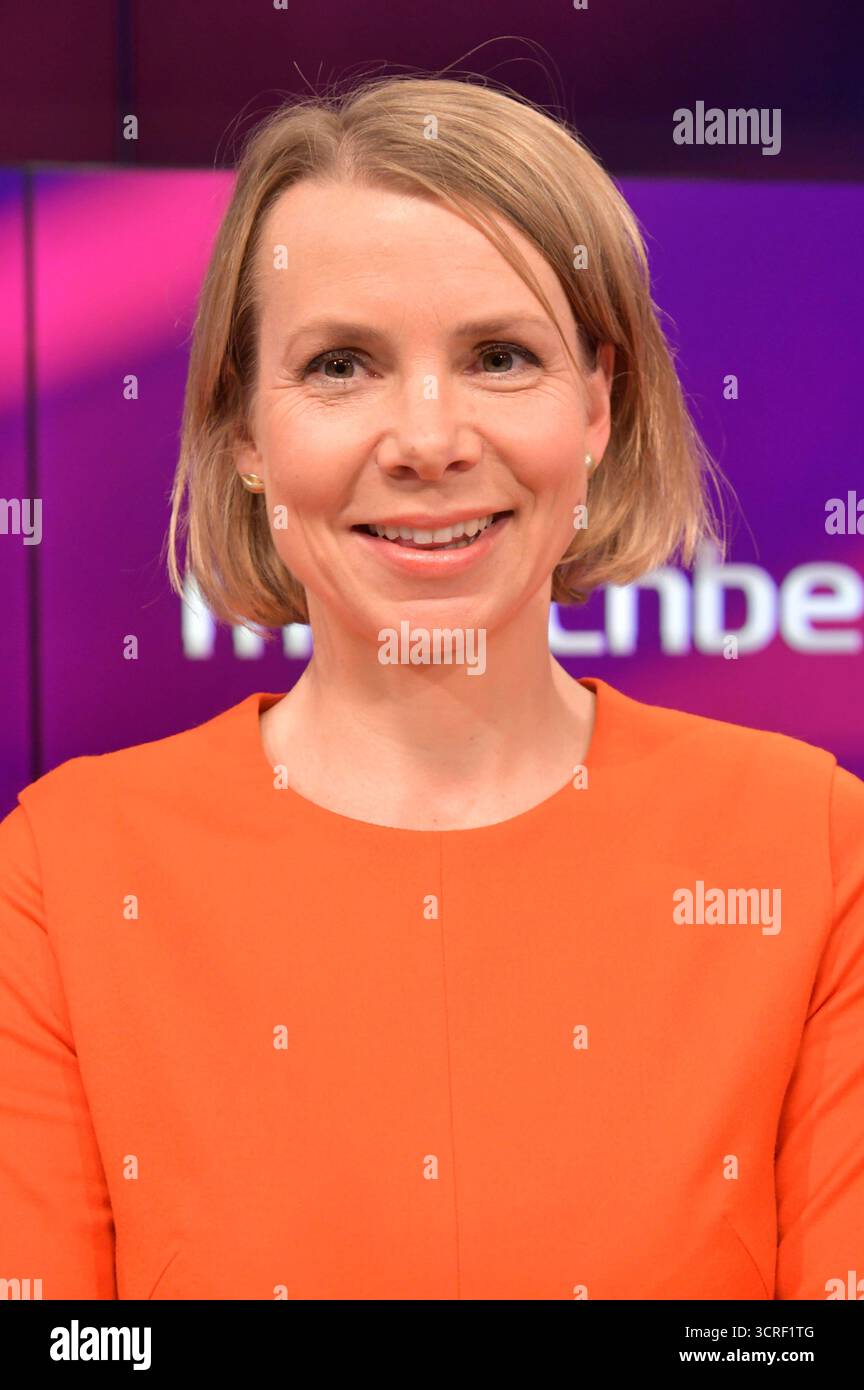 Helene Bubrowski in der ARD-Talkshow maischberger im Studio Berlin ...