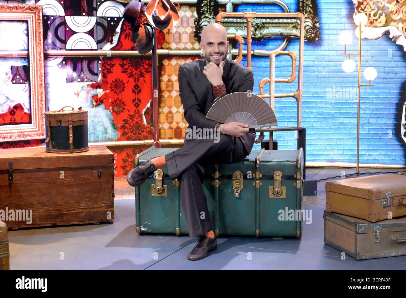Jonathan Kashanian in der Rai TV-Show Ciao maschio in den Fabrizio ...