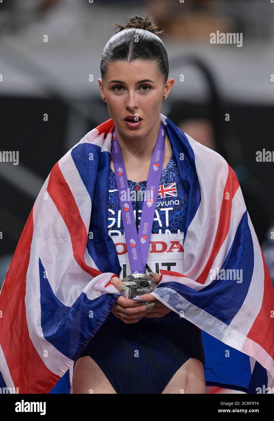 Amy Hunt of Great Britain & Ni celebrate winning a silver medal in the ...