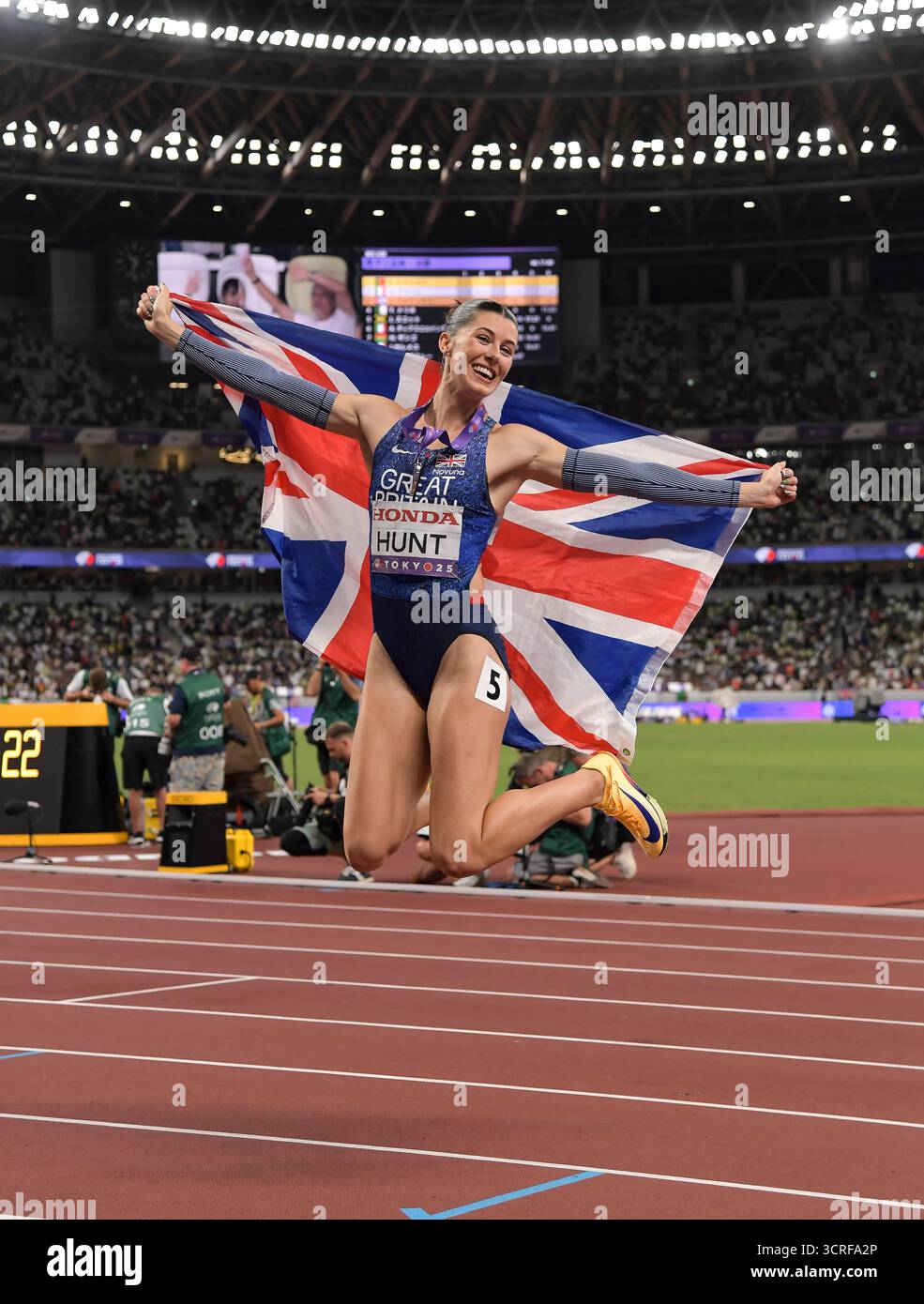 Amy Hunt of Great Britain & Ni celebrate winning a silver medal in the ...