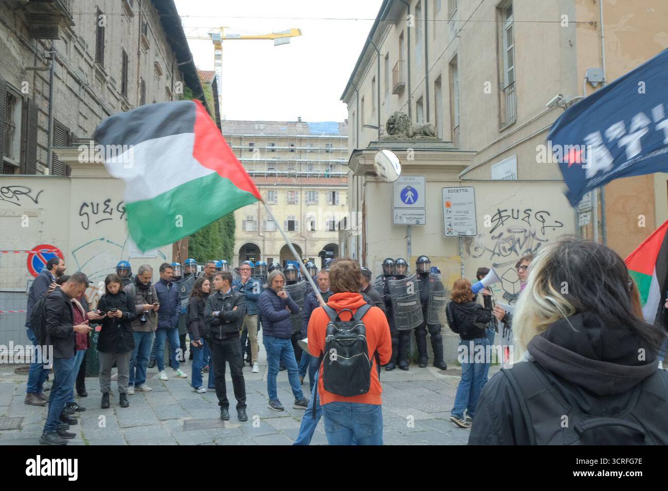 Turin, in front of the rectorate, pro-Palestinian protest against the ...
