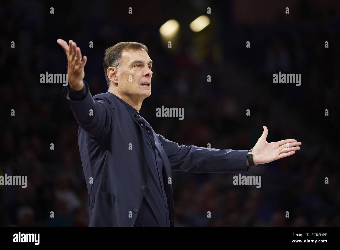 Georgios Bartzokas head coach of Olympiacos Piraeus during the Turkish ...