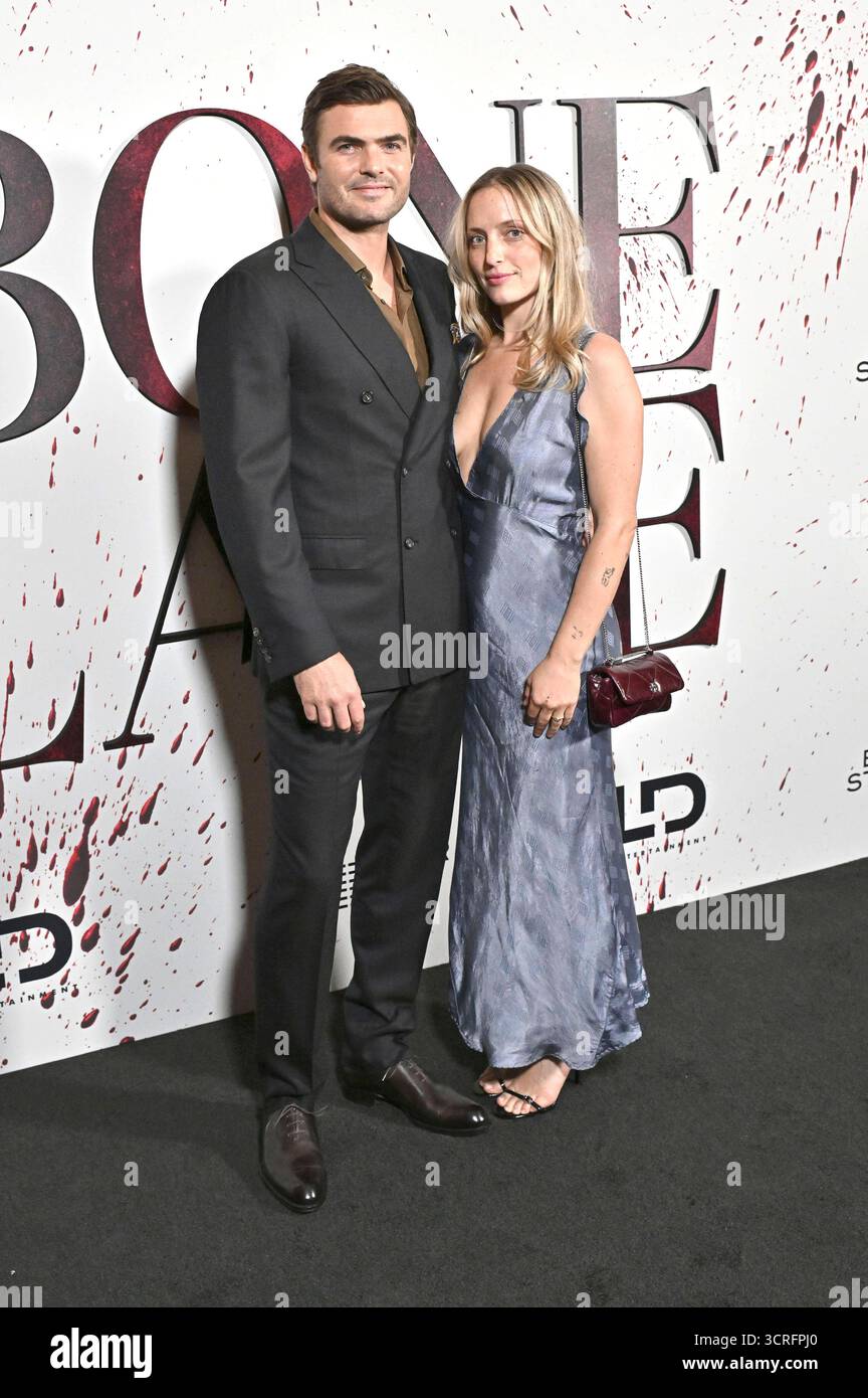 Alex Roe und Monica Noonan beim Special Screening des Kinofilms Bone ...