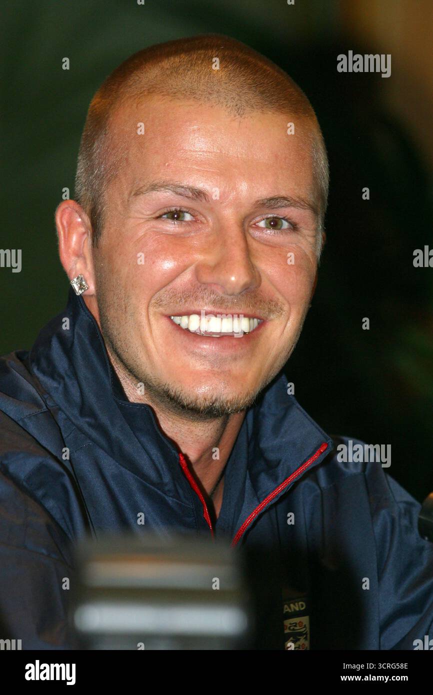 David beckham 2004 hi-res stock photography and images - Alamy