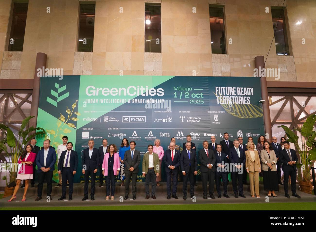 Family photo during Greencities Urban Intelligence 01 OCTOBER 2025 Álex ...