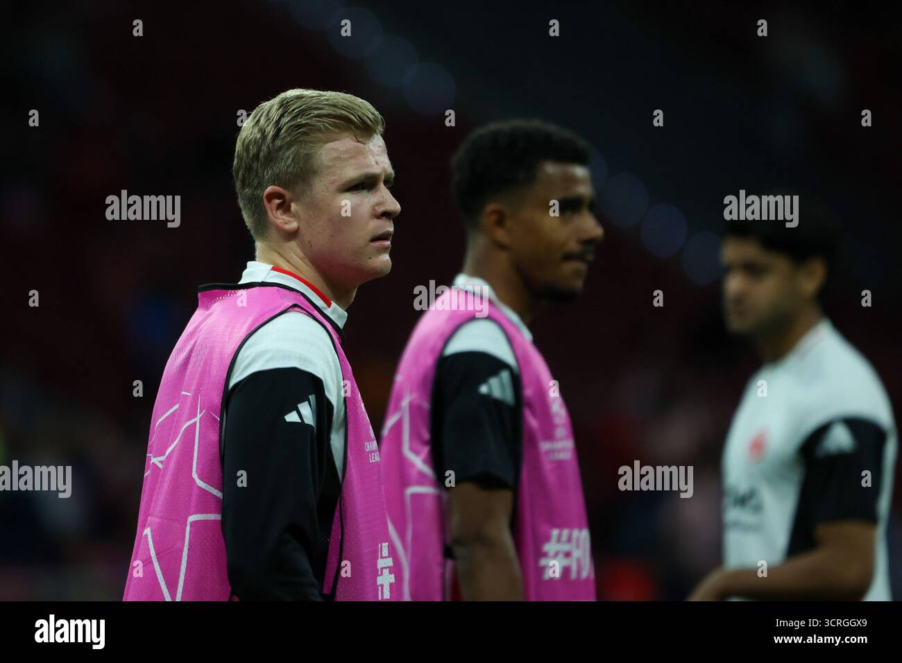 Eintracht Frankfurt's Jonathan Burkardt (L) in action. during the UEFA ...