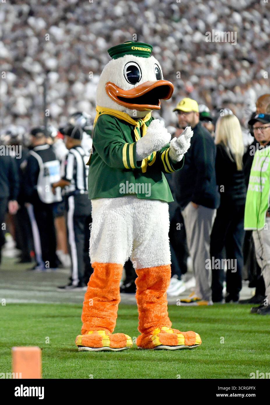 UNIVERSITY PARK, PA - SEPTEMBER 27: The Oregon Duck mascot performs ...