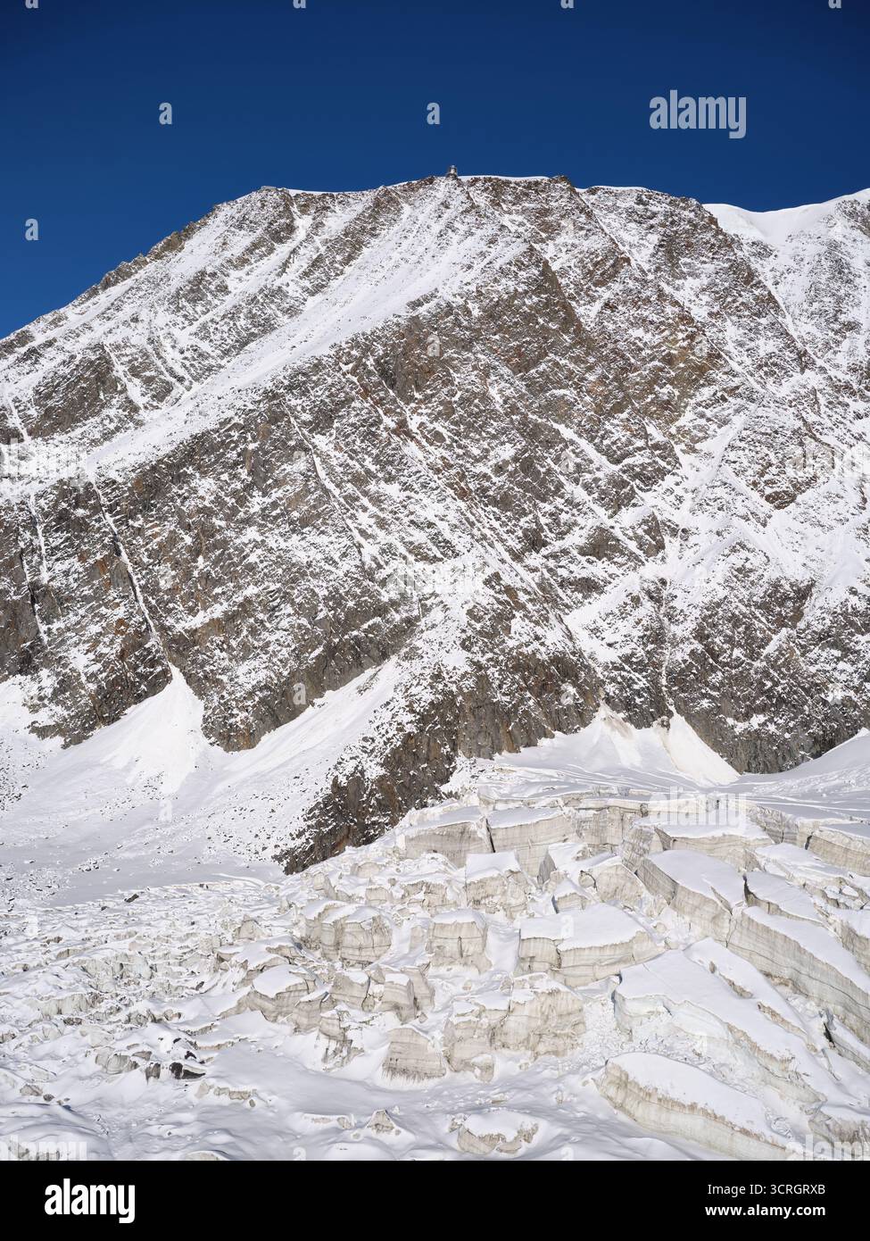 Aiguille de bionnassay massif hi-res stock photography and images - Alamy