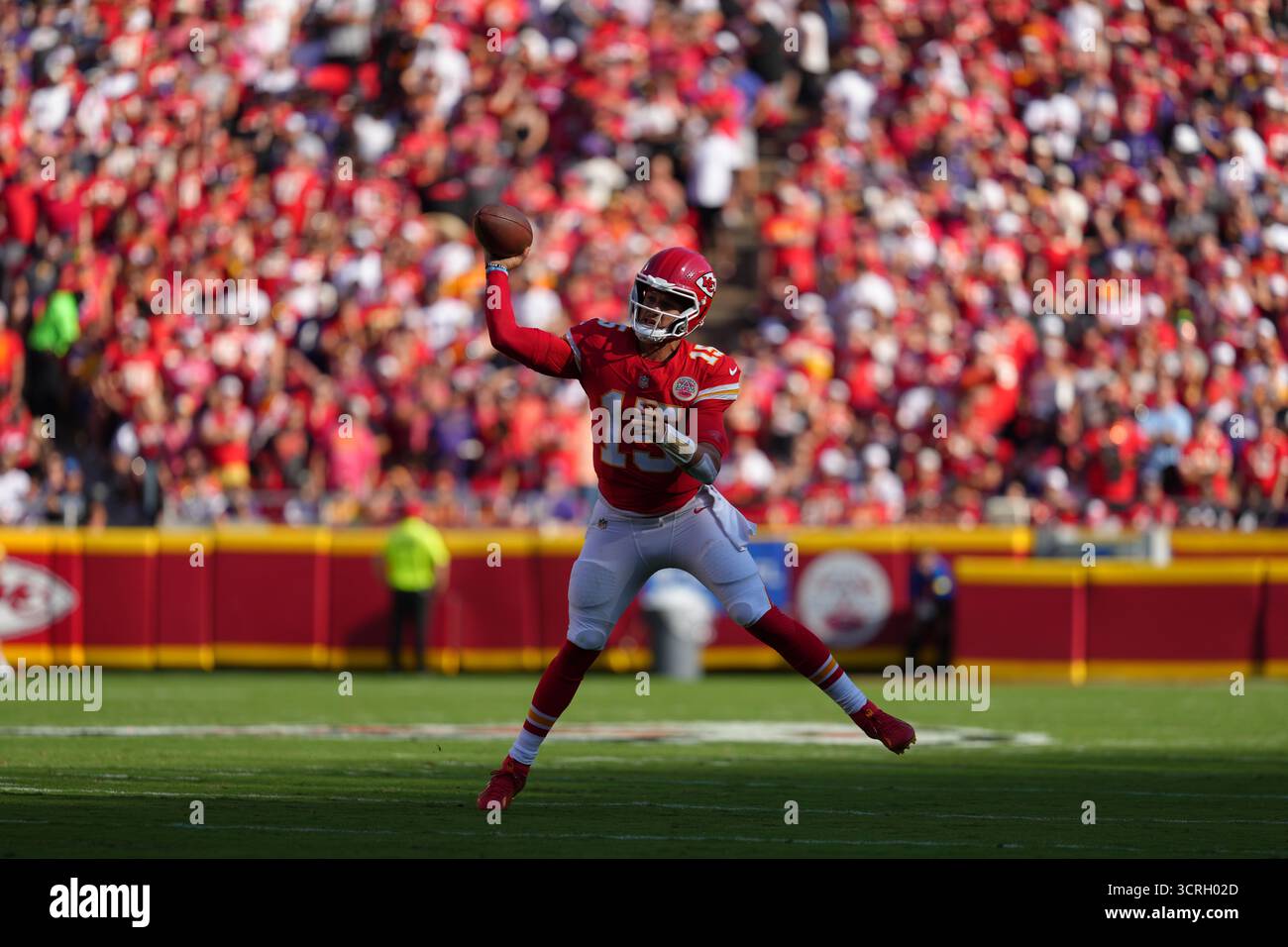Kansas City Chiefs quarterback Patrick Mahomes passes against the ...