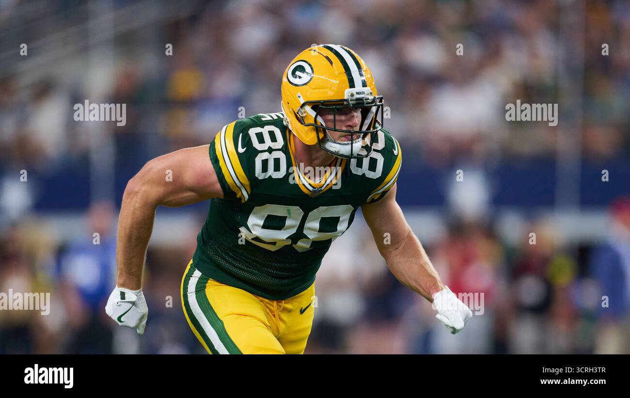 Green Bay Packers tight end Luke Musgrave (88) runs a route against the ...