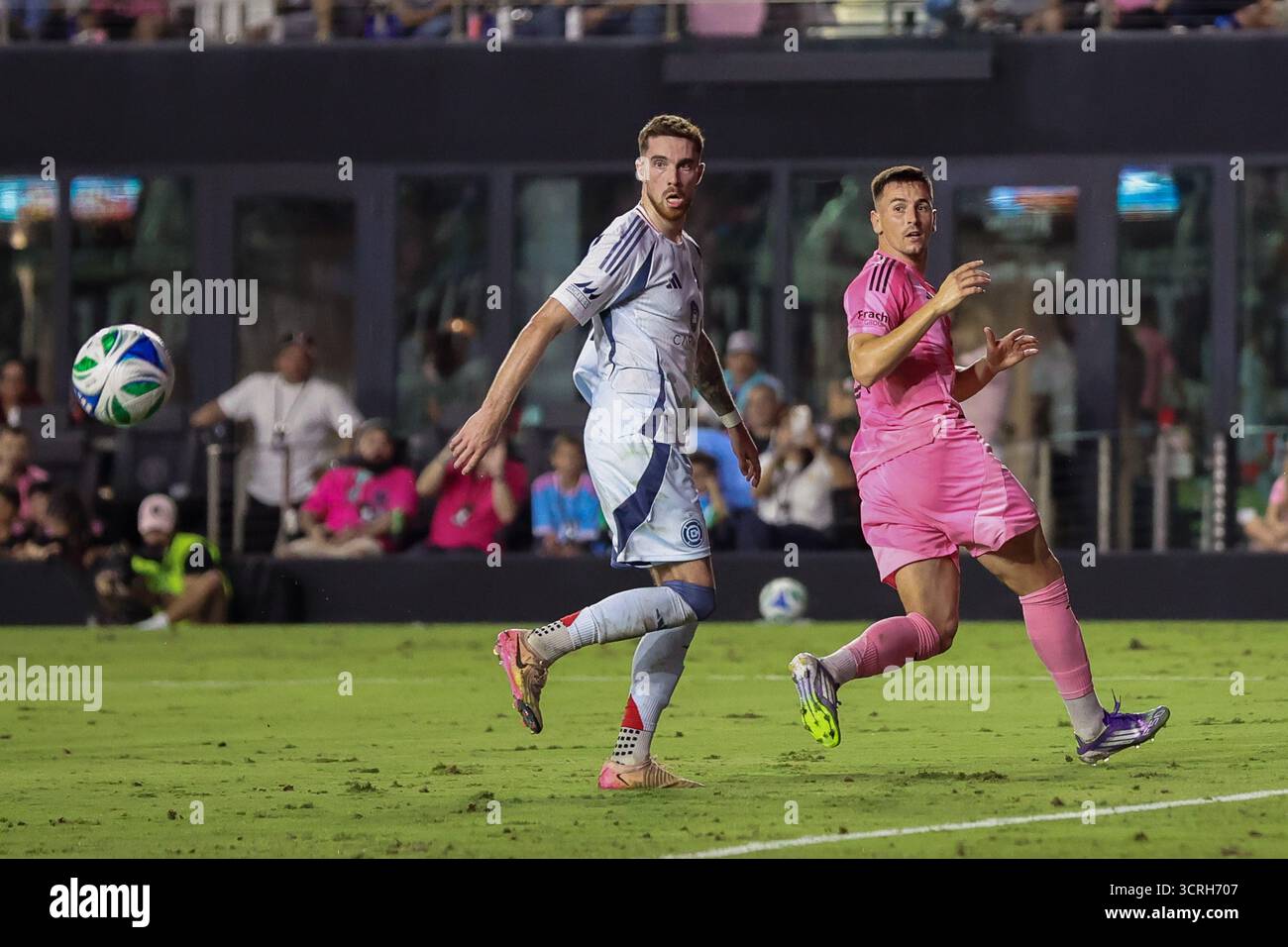FT. LAUDERDALE, FL - SEPTEMBER 30: Tadeo Allende #21 of Inter Miami CF ...