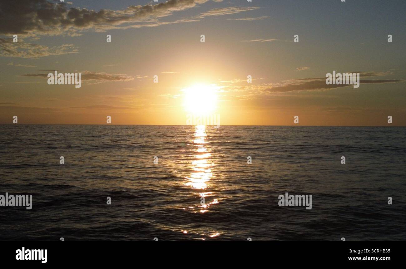 4k beach summer sunset atmosphere hi-res stock photography and images ...