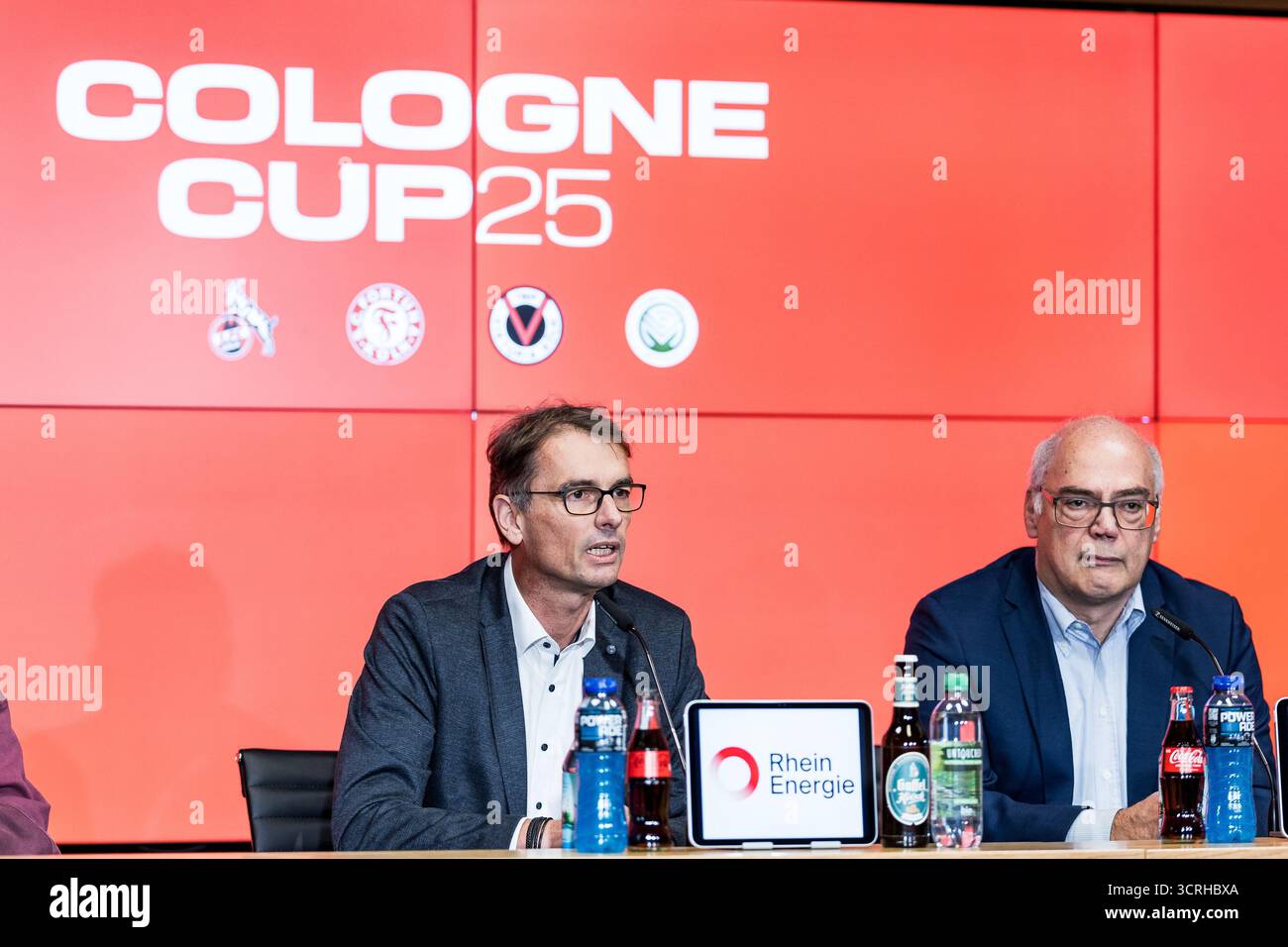 Dr. Andreas Dartsch (stv. Vorstandsvorsitzender Sparkasse K?lnBonn), Dirk Brennecke (Gesch?ftsf ...