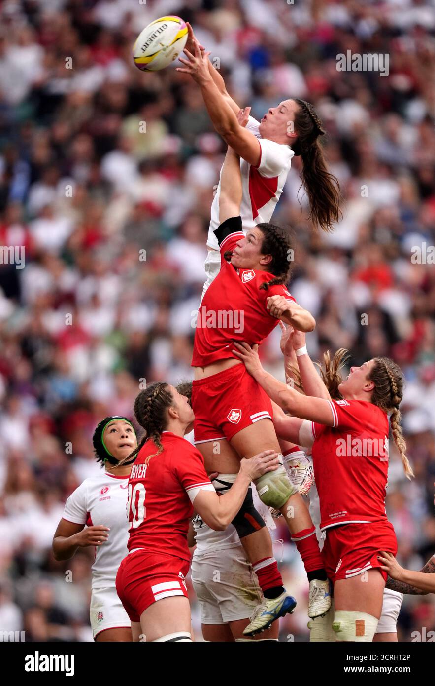 England's Abbie Ward and Canada's Fabiola Forteza in the line out ...