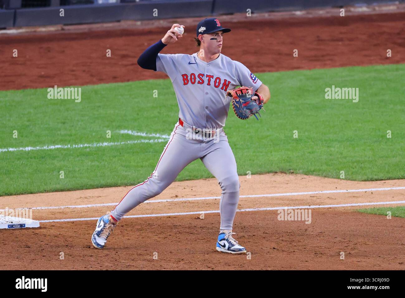 BRONX, NY - SEPTEMBER 30: Romy Gonzalez #23 of the Boston Red Sox at ...