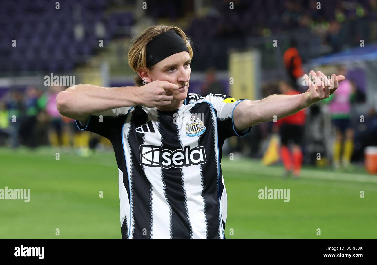 Newcastle United's Anthony Gordon celebrates scoring their side's third ...