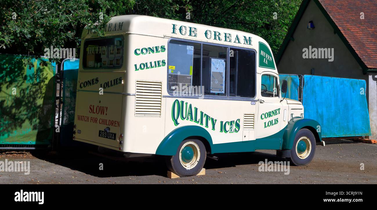 Vintage Morris commercial vehicle - Ice Cream Van - St Fagan's National ...