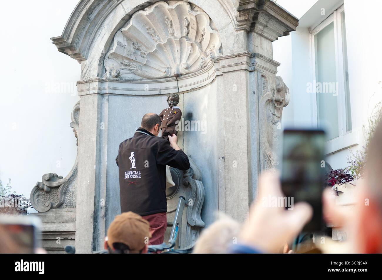 In a special ceremony in central Brussels, the famous Manneken Pis ...