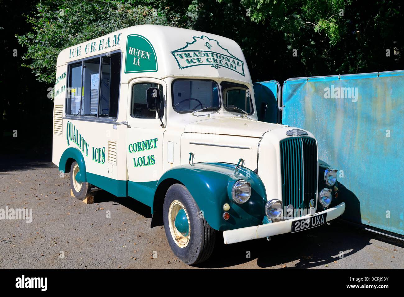 Vintage Morris commercial vehicle - Ice Cream Van - St Fagan's National ...