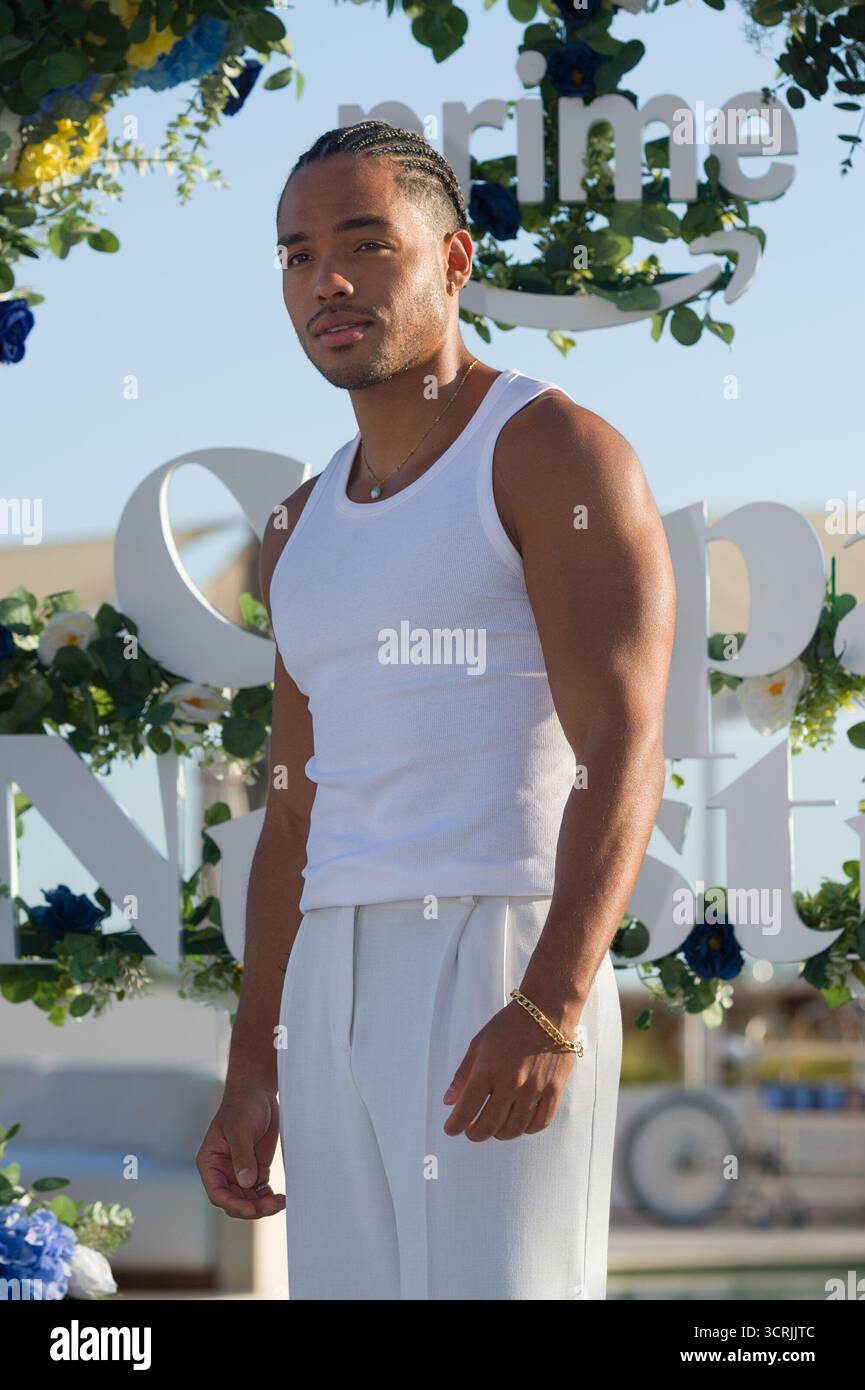 Actor Victor Varona poses at the photocall of the 'Culpa Nuestra ...