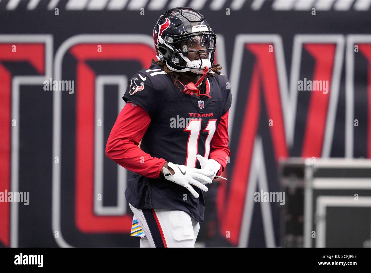 Houston Texans cornerback Tremon Smith warms up before an NFL football ...