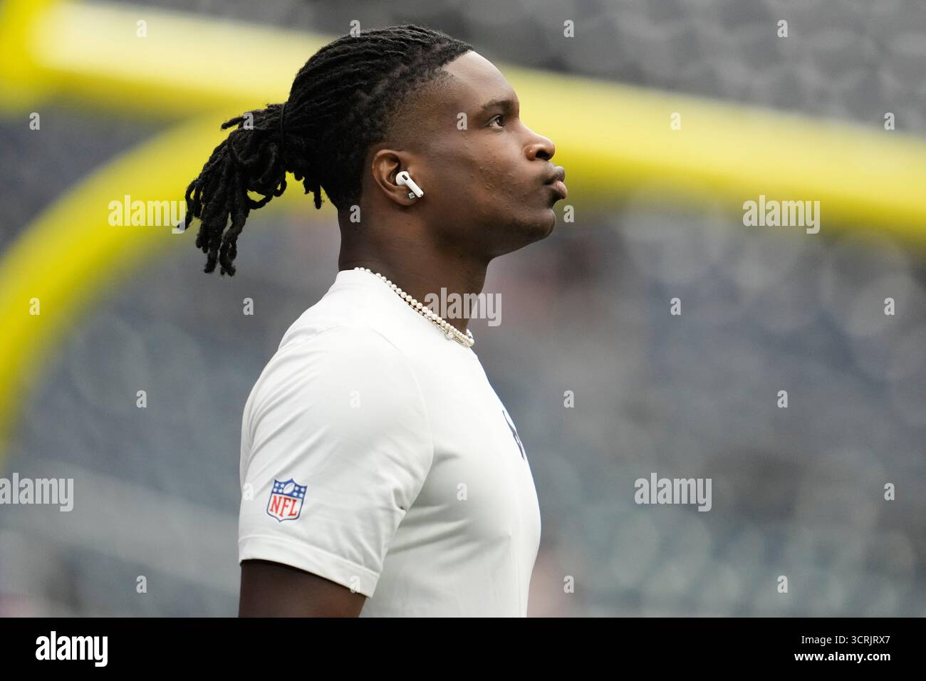 Houston Texans cornerback Kamari Lassiter warms up before an NFL ...