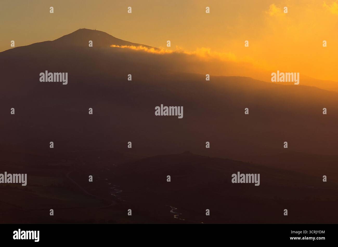 Monte Amiata, Siena, Tuscany, Italy. Sunset landscape, skyline of the ...