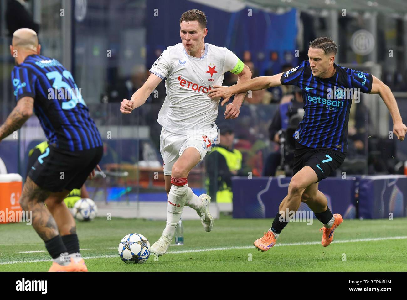 9/30/2025 Italy, Milan, 2025 09 30: Lukas Provod (Slavia Praha) runs up ...