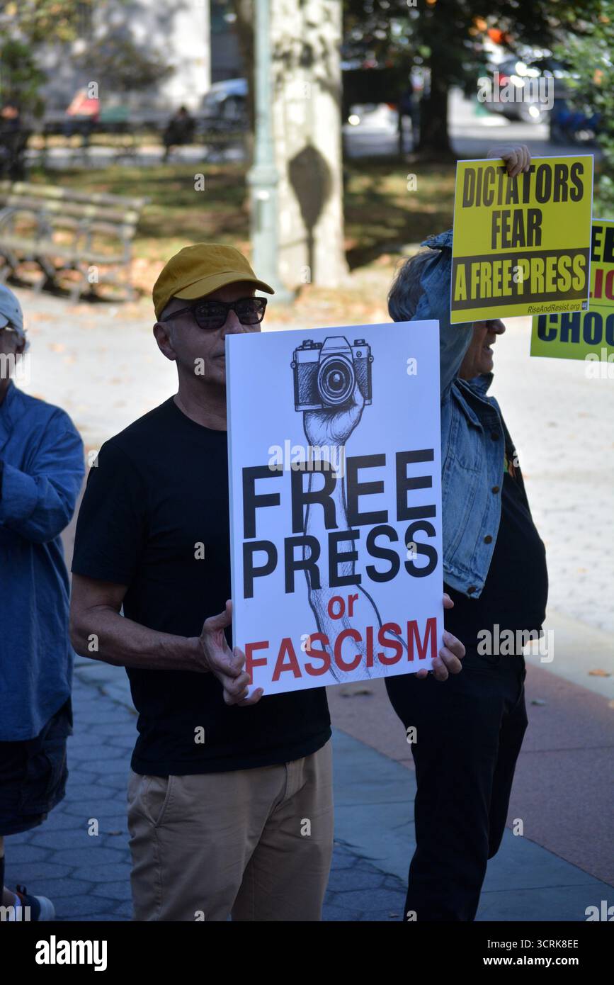Rally in support of a Free Press outside of ICE Headquarters after ...