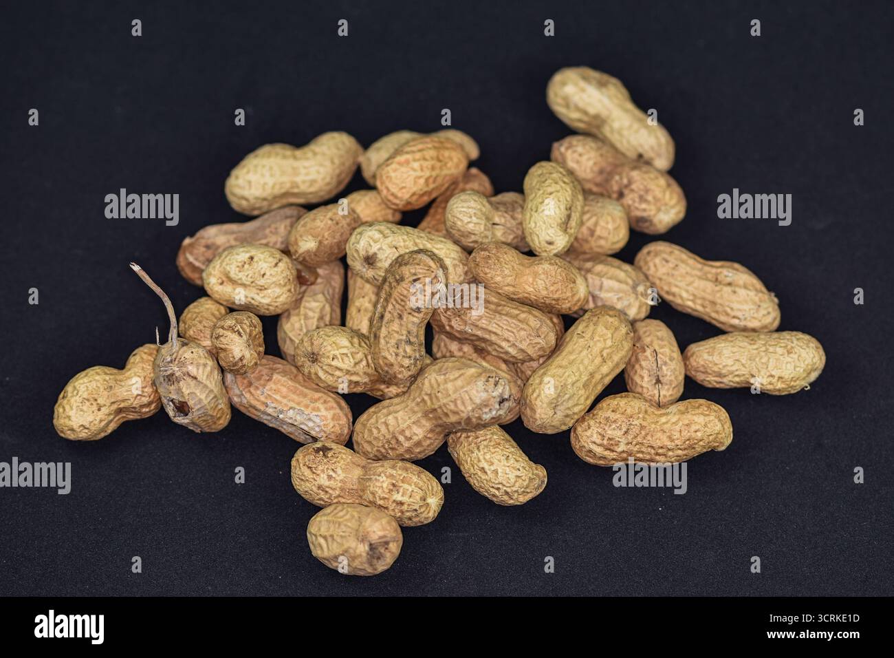 Peanuts salted in shells hi-res stock photography and images - Alamy