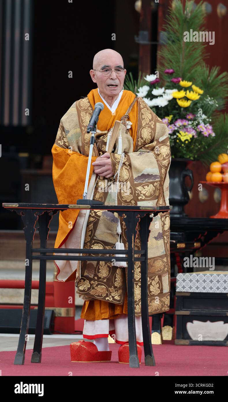 The inauguration ceremony for the head priest of Yakushiji temple is ...