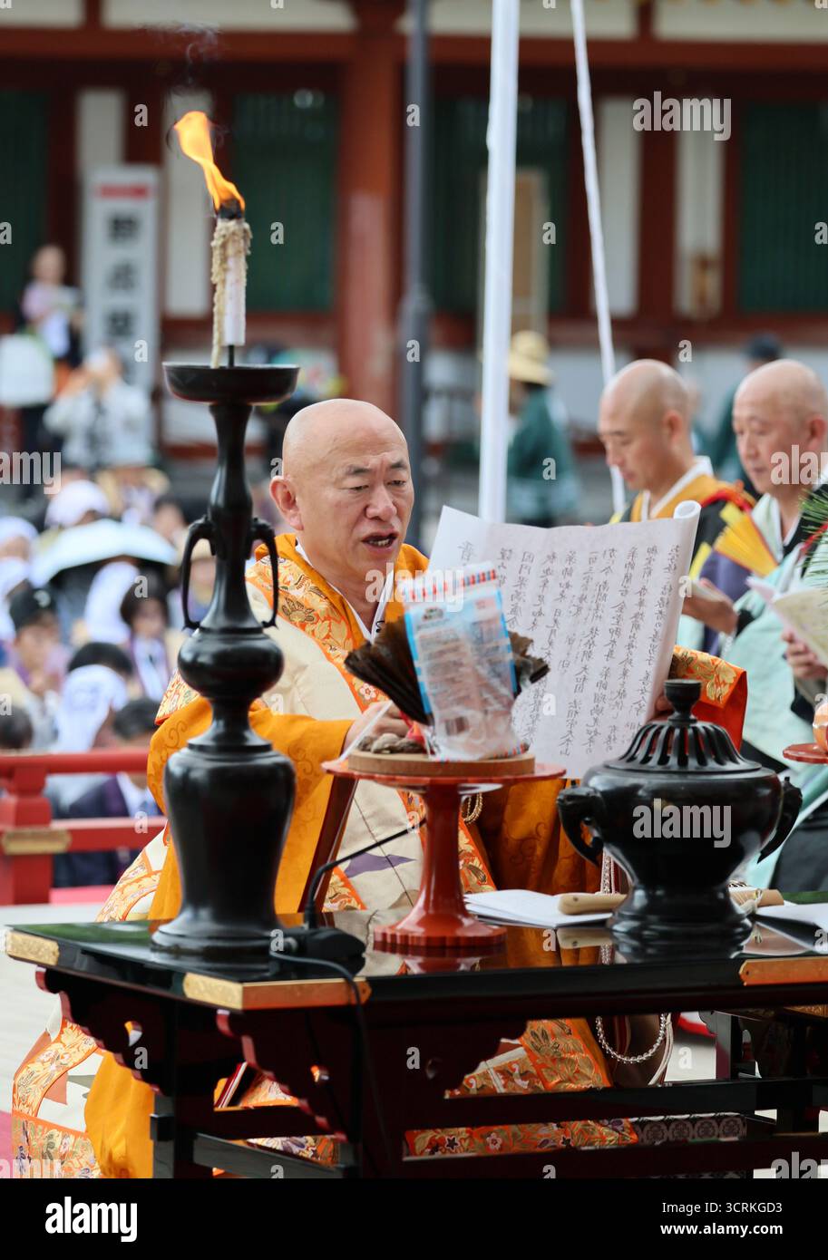 The inauguration ceremony for the head priest of Yakushiji temple is ...
