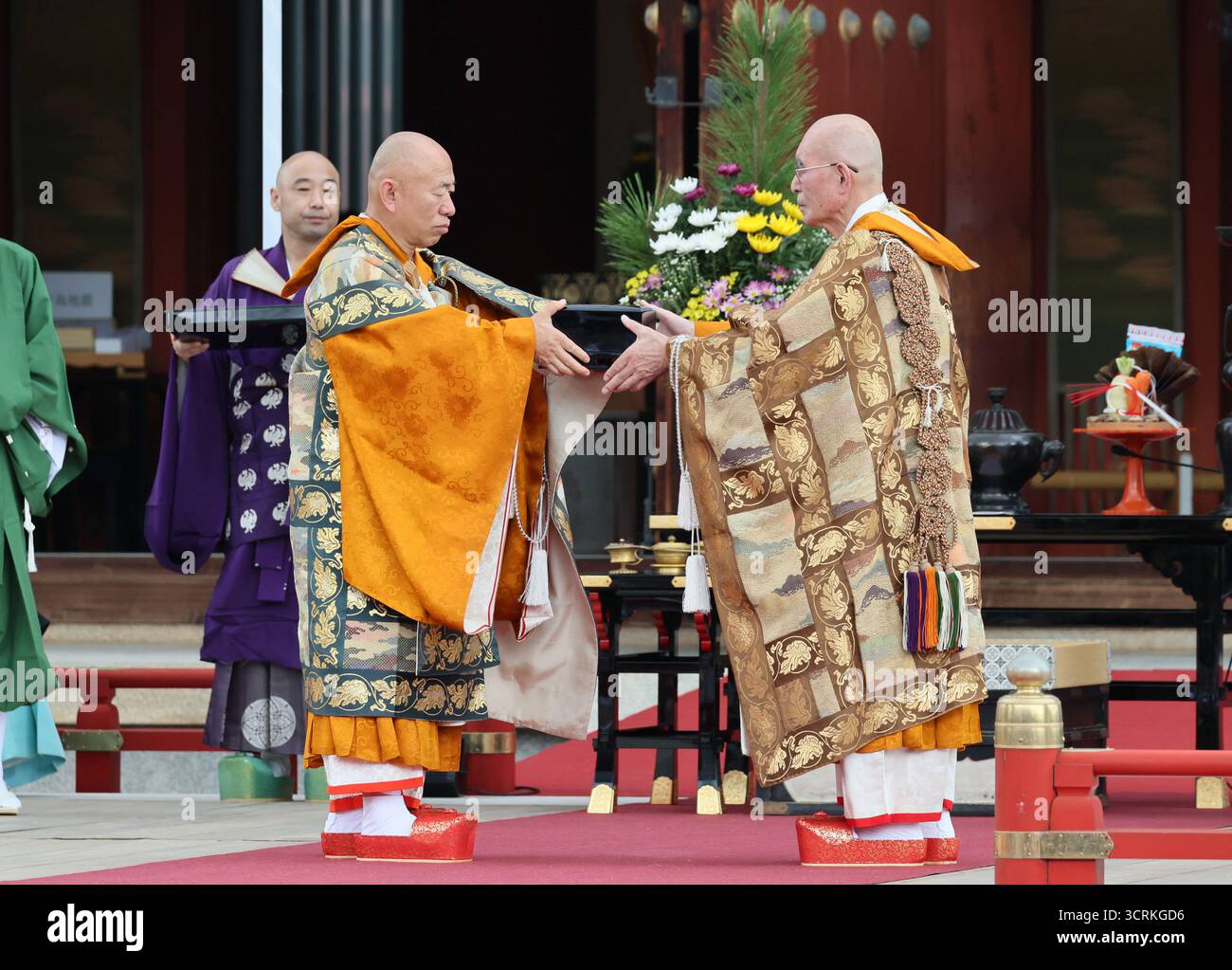 The inauguration ceremony for the head priest of Yakushiji temple is ...