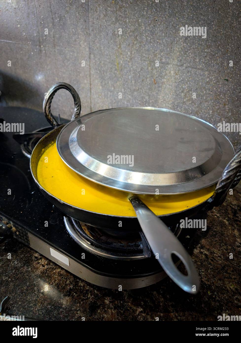 Cooking food curry on gas hi-res stock photography and images - Alamy