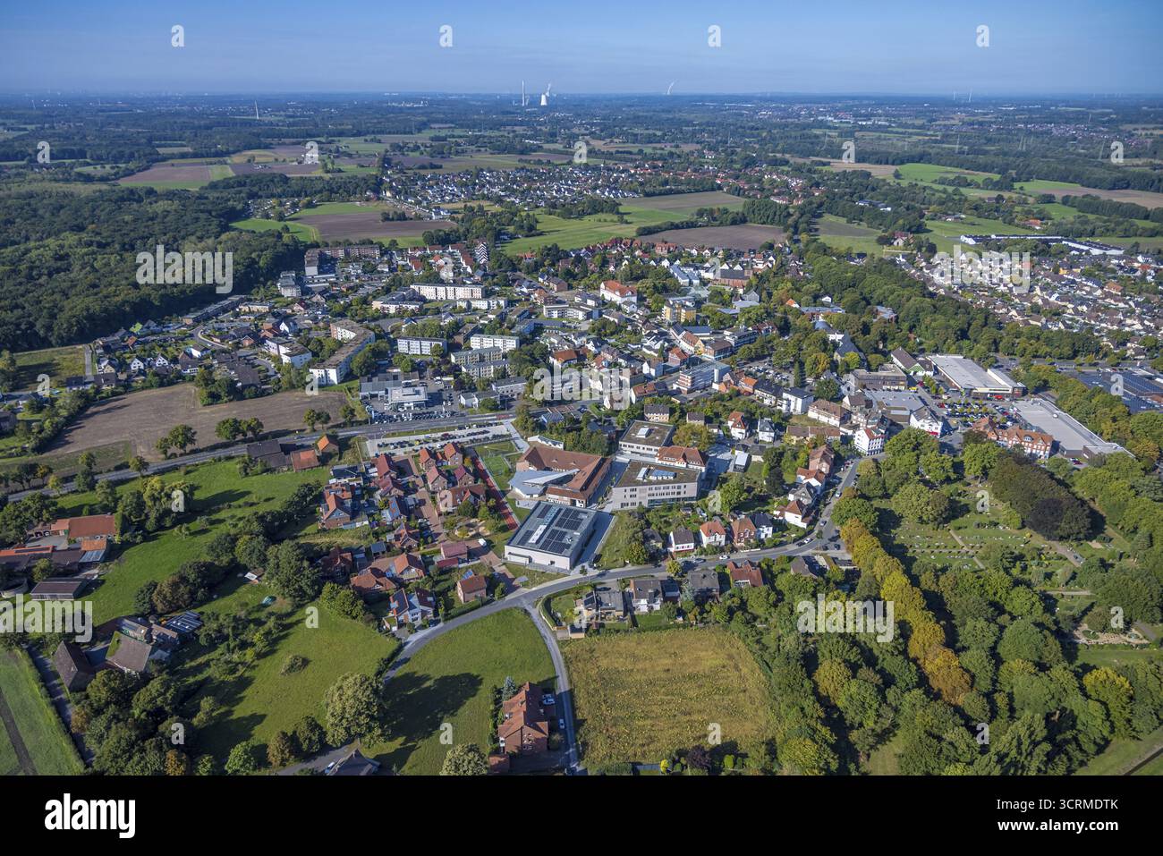Aerial view, high-rise housing estate on Holzstrasse, with Falkschule ...