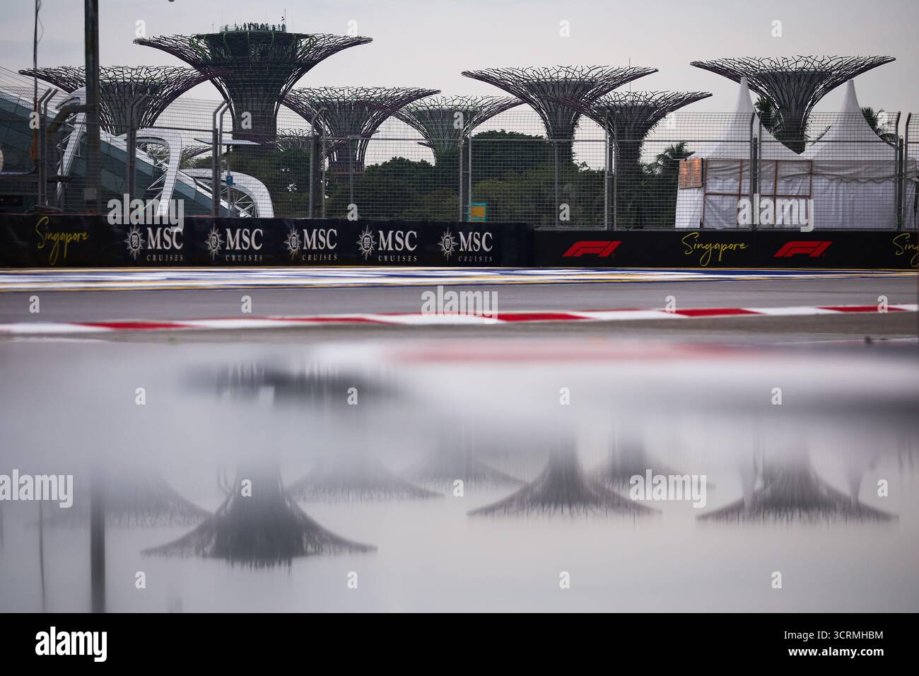 Singapore, Singapour. 02nd Oct, 2025. General view of the main Straight ...