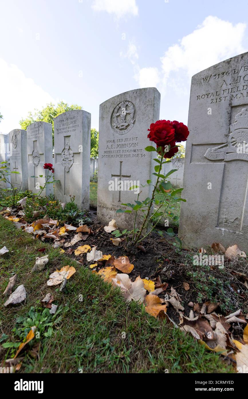 Ypres Reservoir Commonwealth War Graves Commission Cemetery, Iper ...