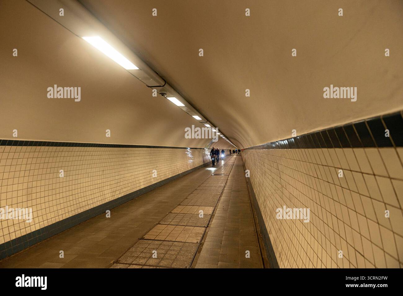 Antwerp Antwerpen Belgium September 2025 Cyclists cycle down the Sint ...