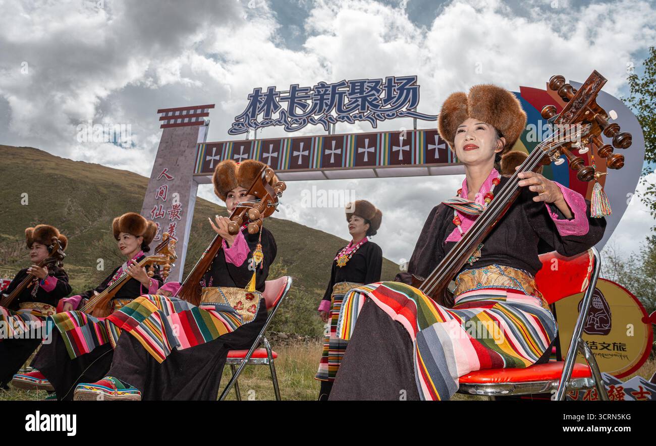 Lhasa, China's Xizang Autonomous Region. 13th Sep, 2025. Actresses ...