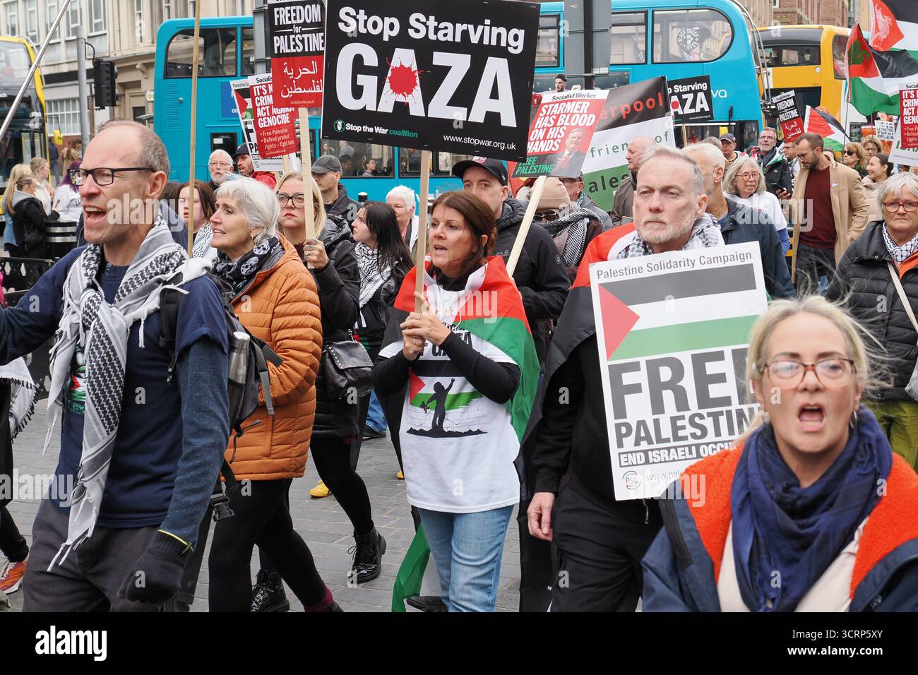 27 September 2025, UK, Liverpool, St George's Plateau. Thousands join ...