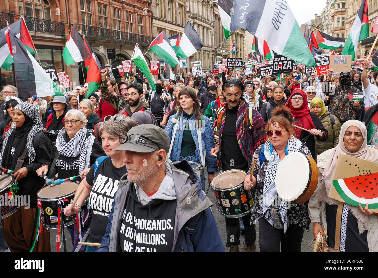 27 September 2025, UK, Liverpool, St George's Plateau. Thousands join ...