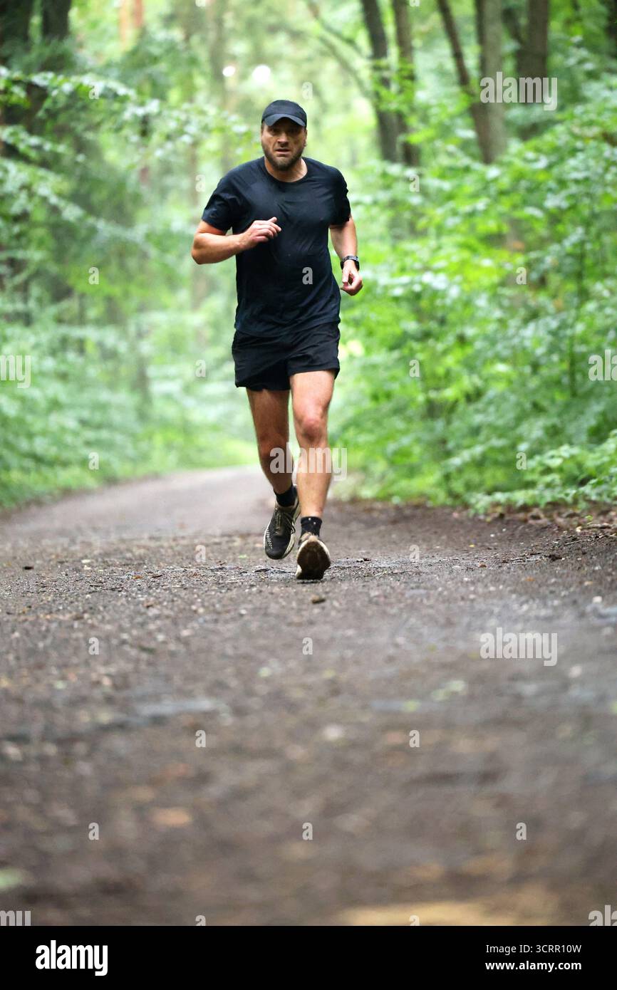Ultra running race trail hi-res stock photography and images - Alamy