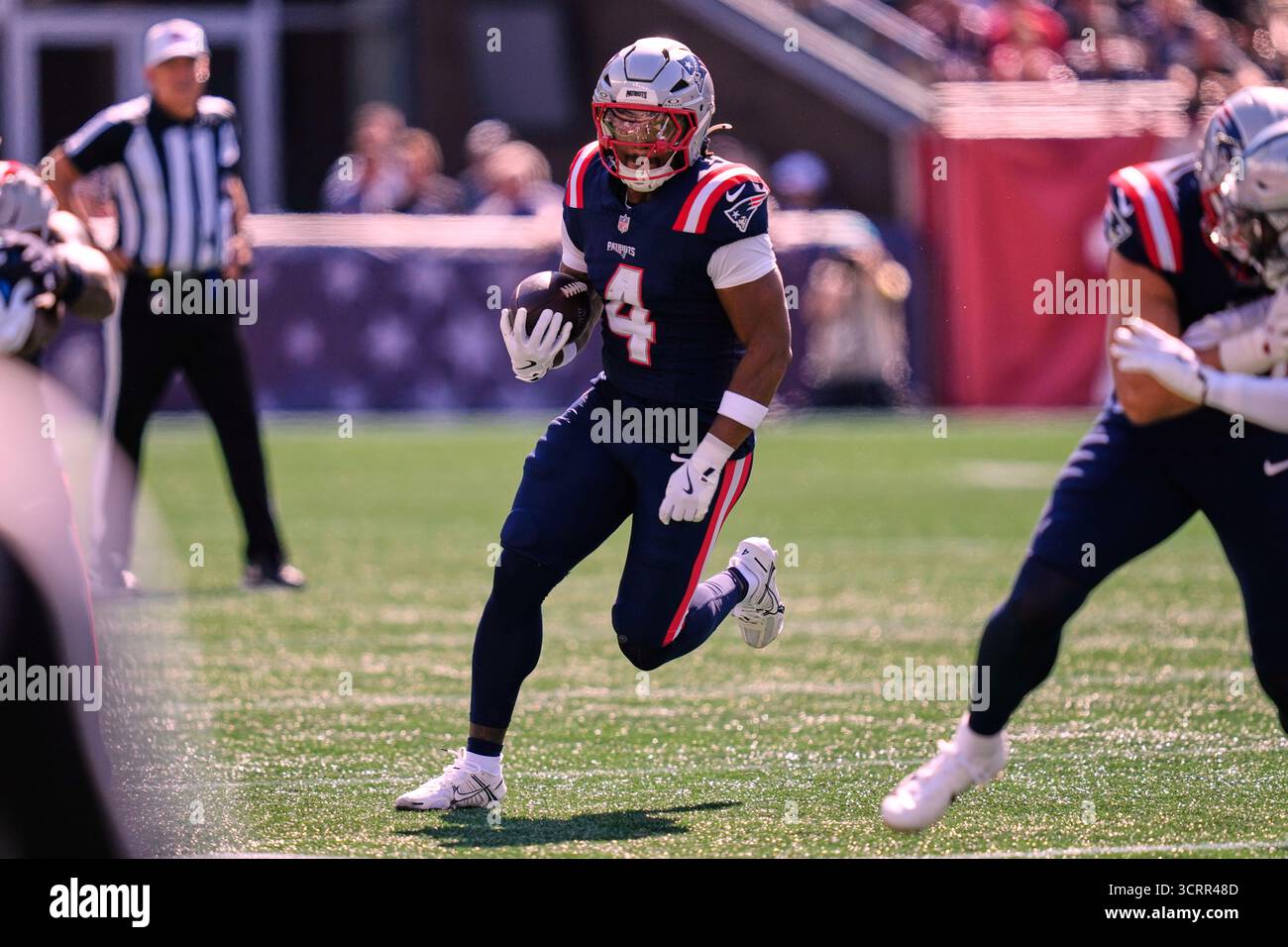 New England Patriots running back Antonio Gibson (4) during an NFL ...