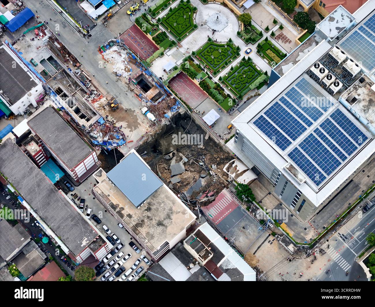 Structural failure bangkok hi-res stock photography and images - Alamy