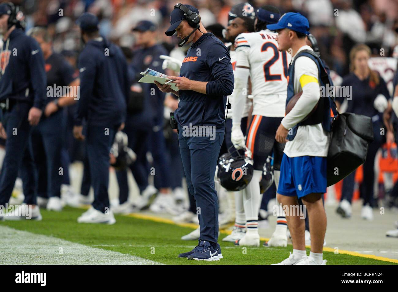 Chicago Bears head coach Ben Johnson during an NFL football game ...