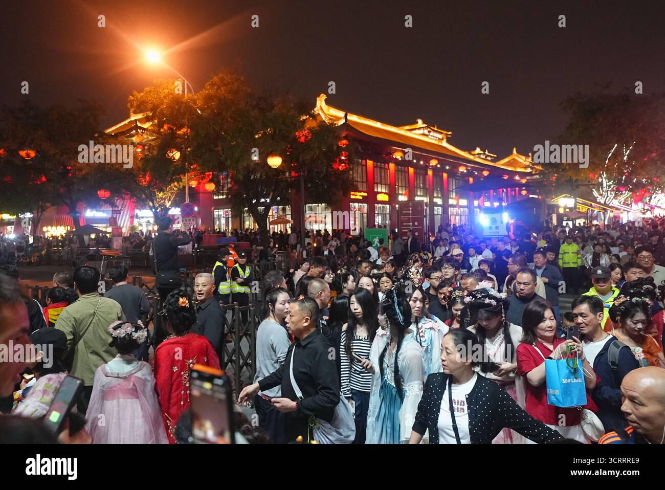XI'AN, CHINA - OCTOBER 2, 2025 - A large number of tourists visited The ...