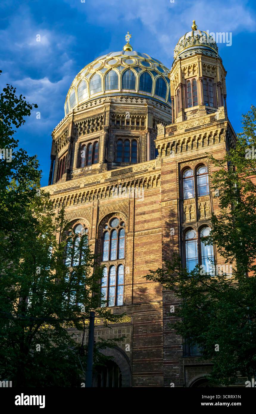 Golden dome and ornate facade of Berlin’s Neue Synagoge (New synagogue ...